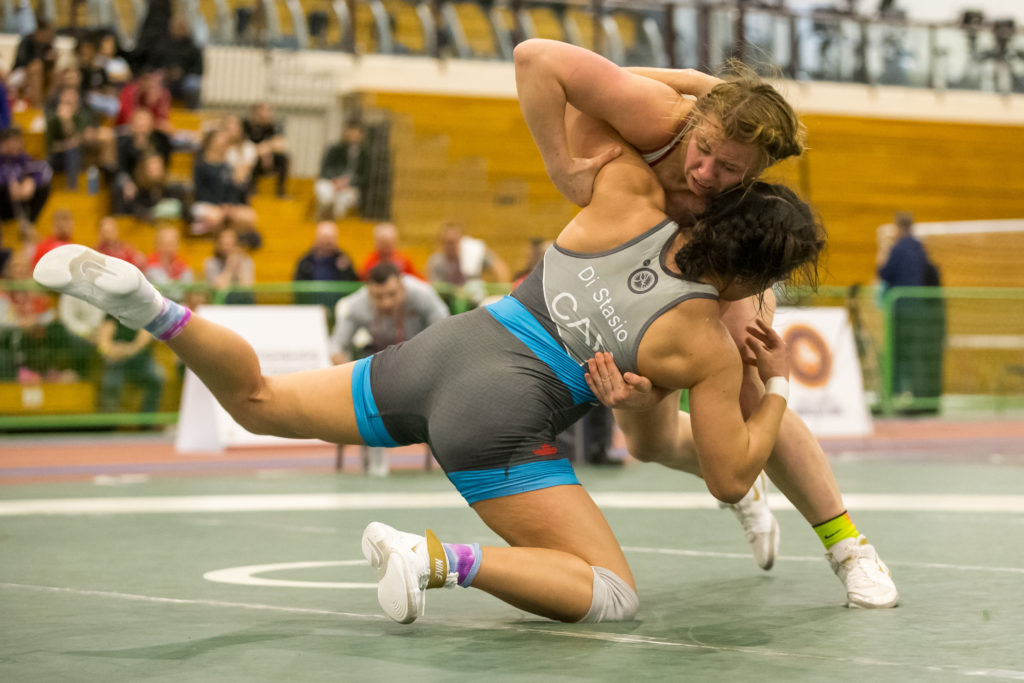 Wiebe bat Di Stasio, tandis que Moore et Godinez Gonzalez sont nommés ...